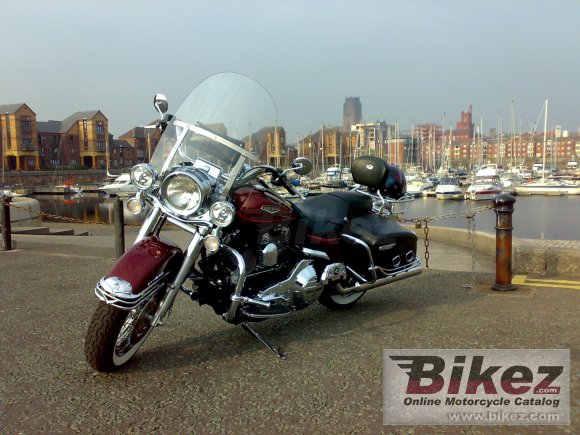 Harley-Davidson FLHRCI Road King Classic gallery